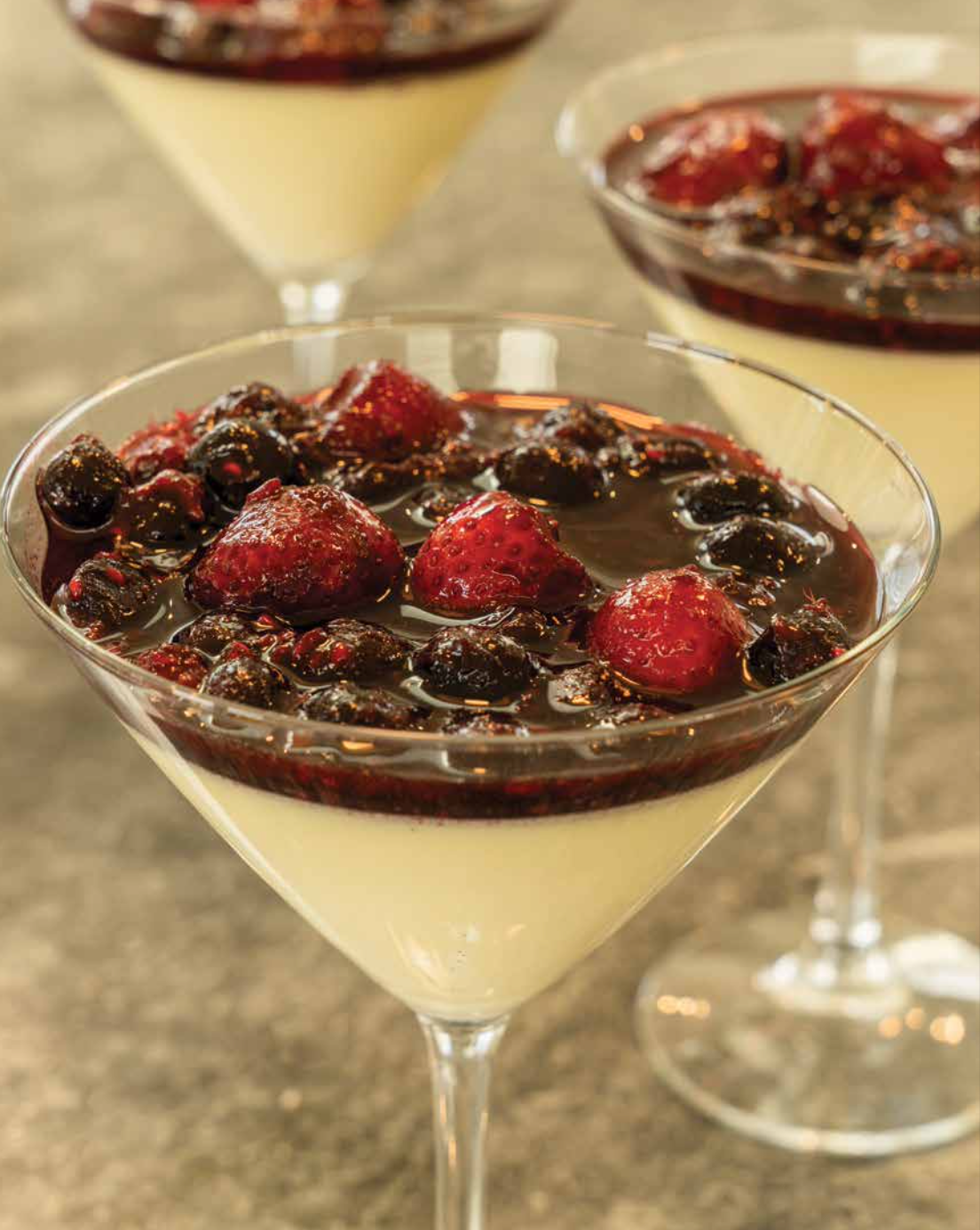 panna cotta with berry compote – Tangleby Gardens