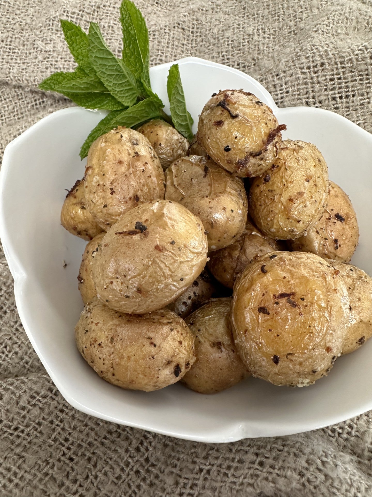 Garlic and Herb Roasted Potatoes – Tangleby Gardens